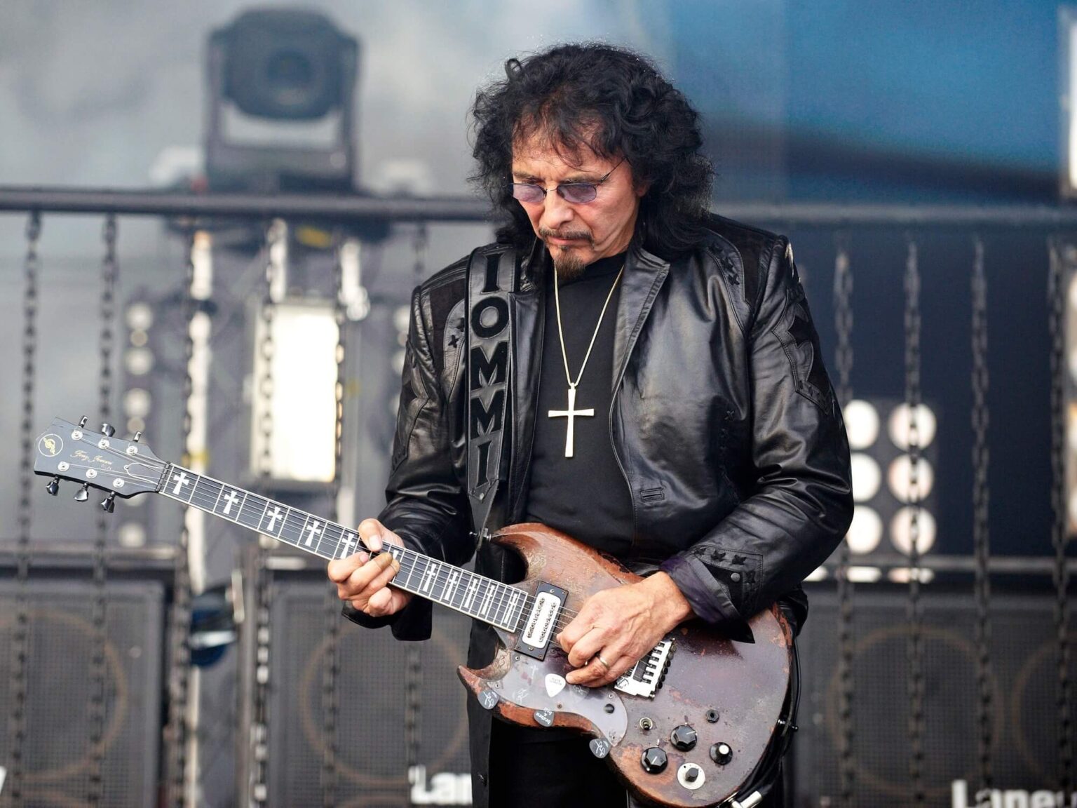 BREAKING: Black Sabbath guitarist Tony Iommi Co...read more. - Sportreels